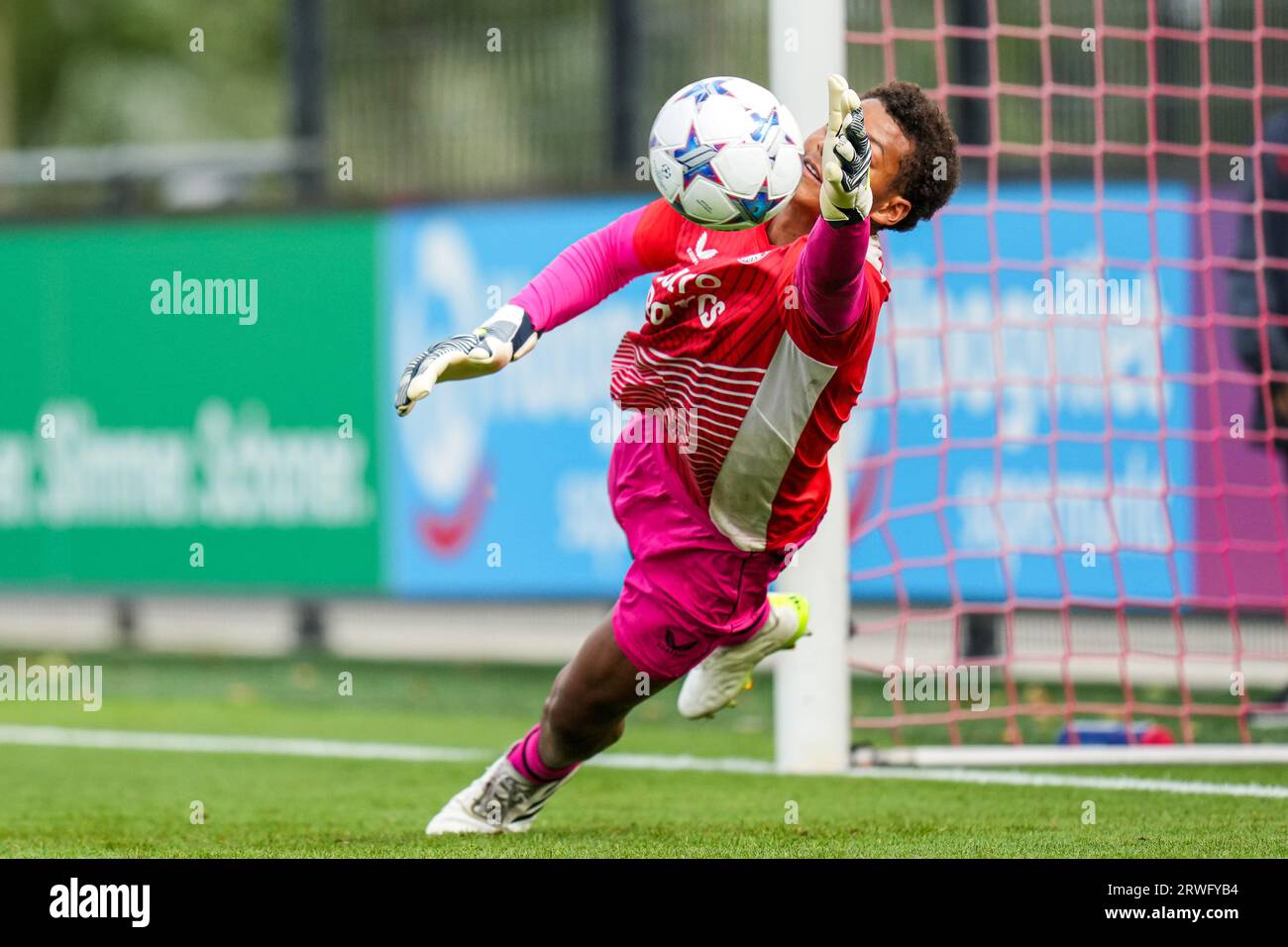 Rotterdam, The Netherlands. 19th Sep, 2023. Rotterdam - Feyenoord O19 goalkeeper Ismail Ka ...