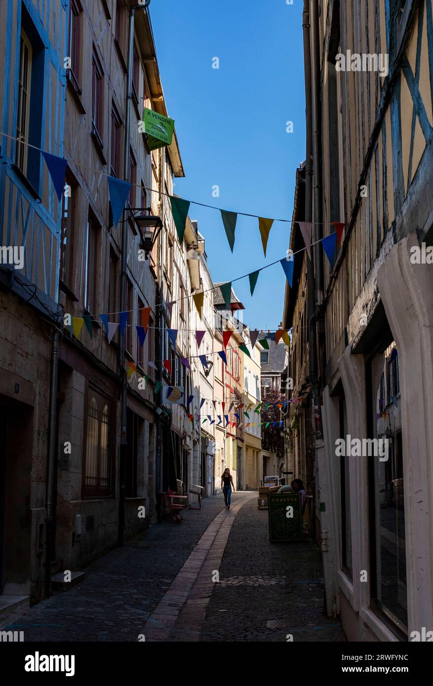 Rouen narrow streets hi-res stock photography and images - Alamy