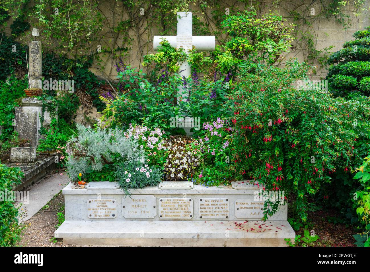 The grave of Claude Monet in Giverny/France Stock Photo - Alamy