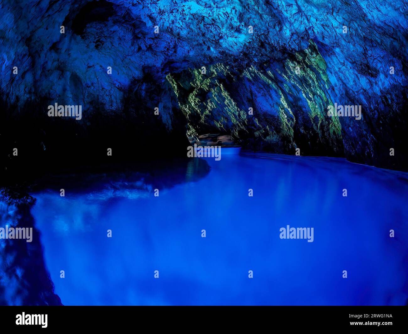 Croatia blue cave vis hi-res stock photography and images - Alamy
