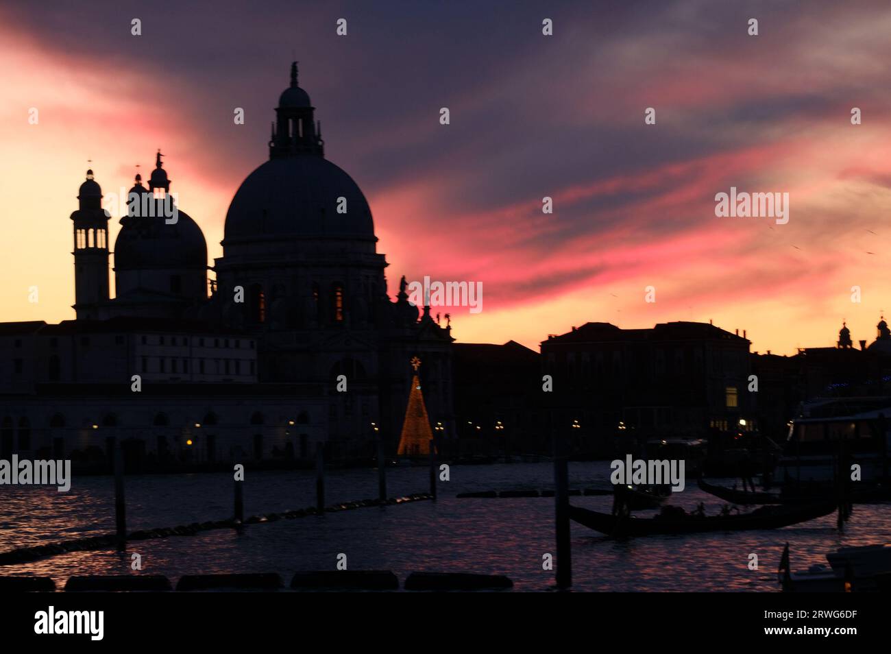 Italiancity hi-res stock photography and images - Alamy