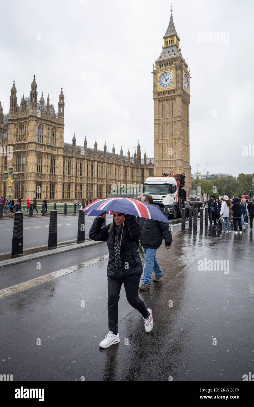 London, UK. 19 September 2023. UK Weather – People on Westminster ...