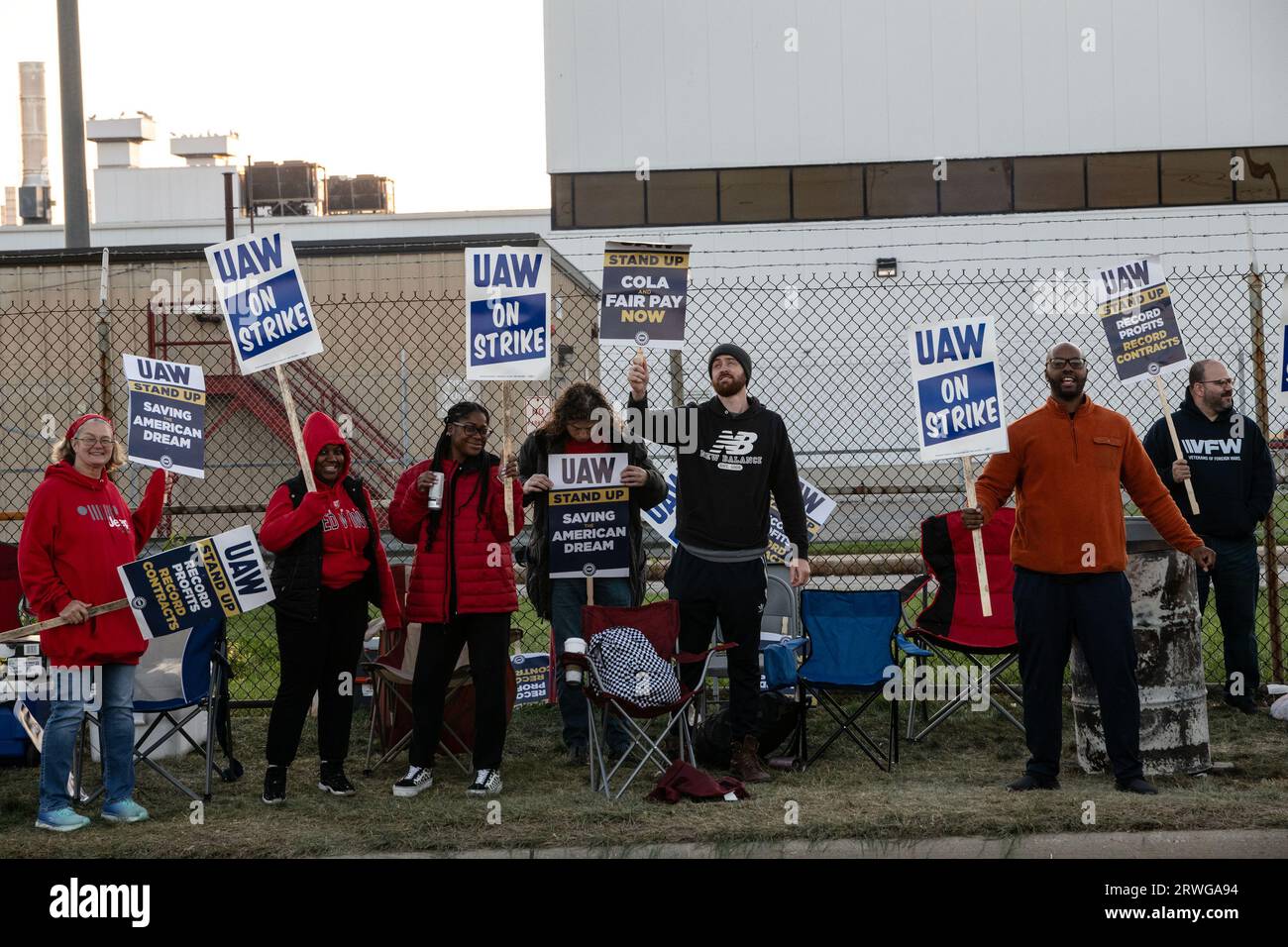 Toledo, OH, USA. 19th Sep, 2023. United Auto Workers seen on the picket ...