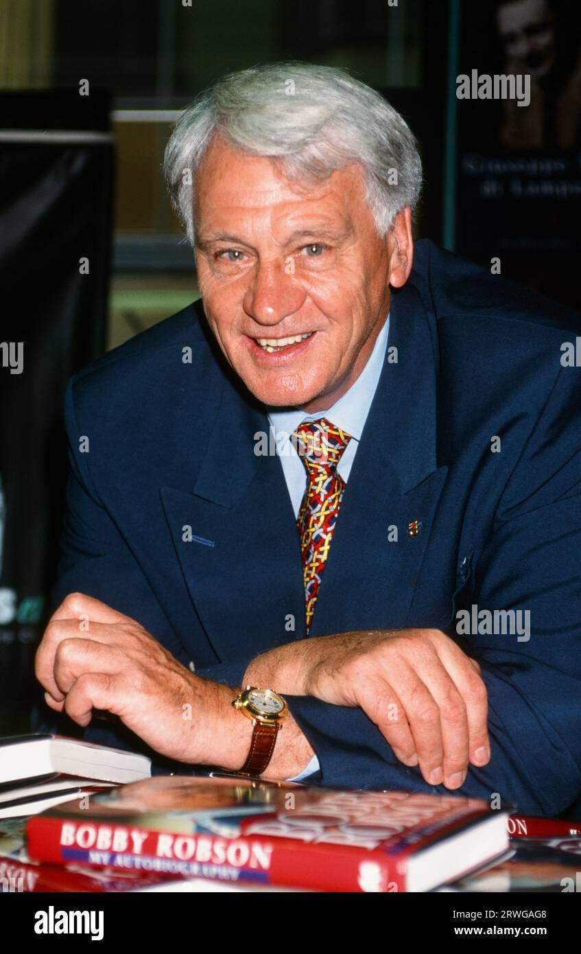 Bobby robson 1998 hi-res stock photography and images - Alamy