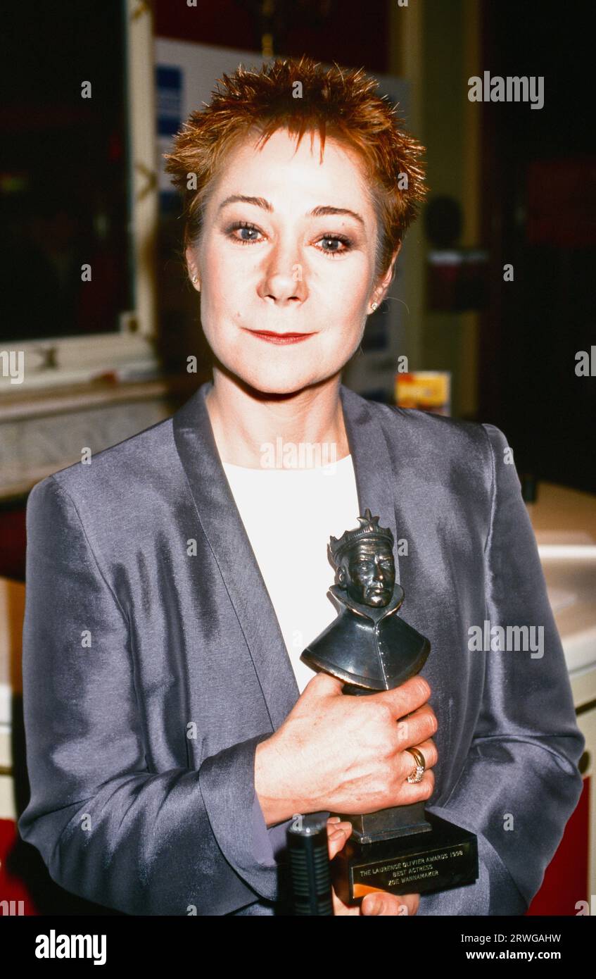 Zoe wanamaker 1998 hi-res stock photography and images - Alamy