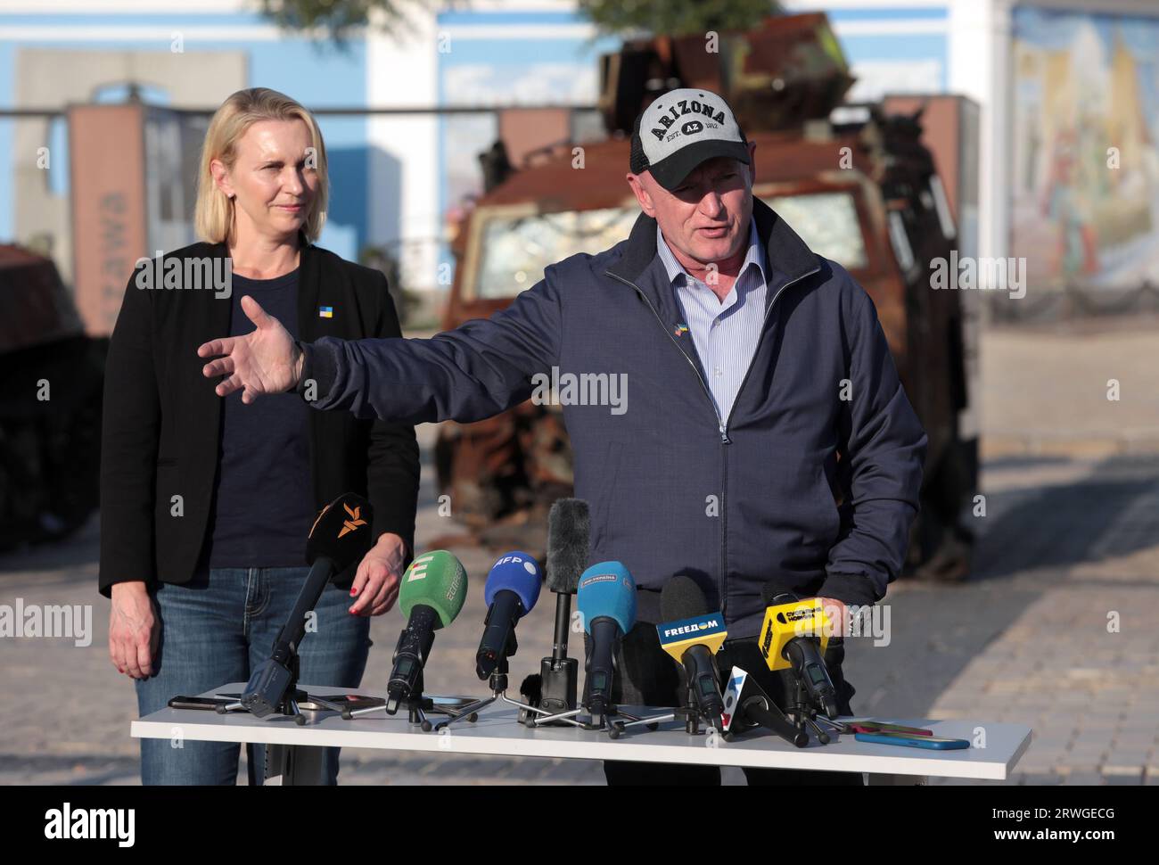 Senator mark kelly hi-res stock photography and images - Alamy