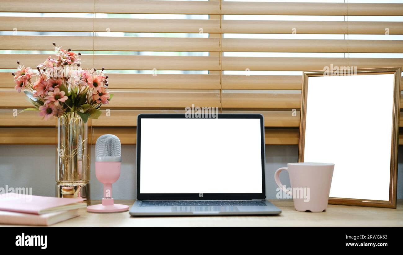 White screen computer placed hi-res stock photography and images - Alamy