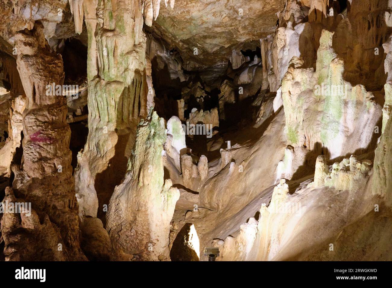 Stalactites in Sfendoni Cave in Zoniana, Crete, Greece Stock Photo - Alamy