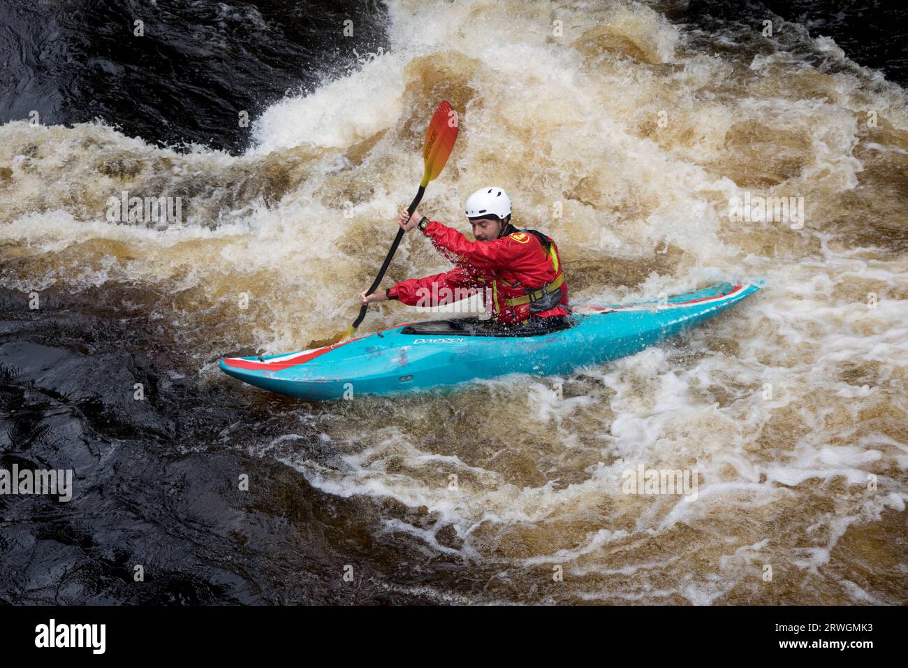 Whitewater canoe hi-res stock photography and images - Alamy