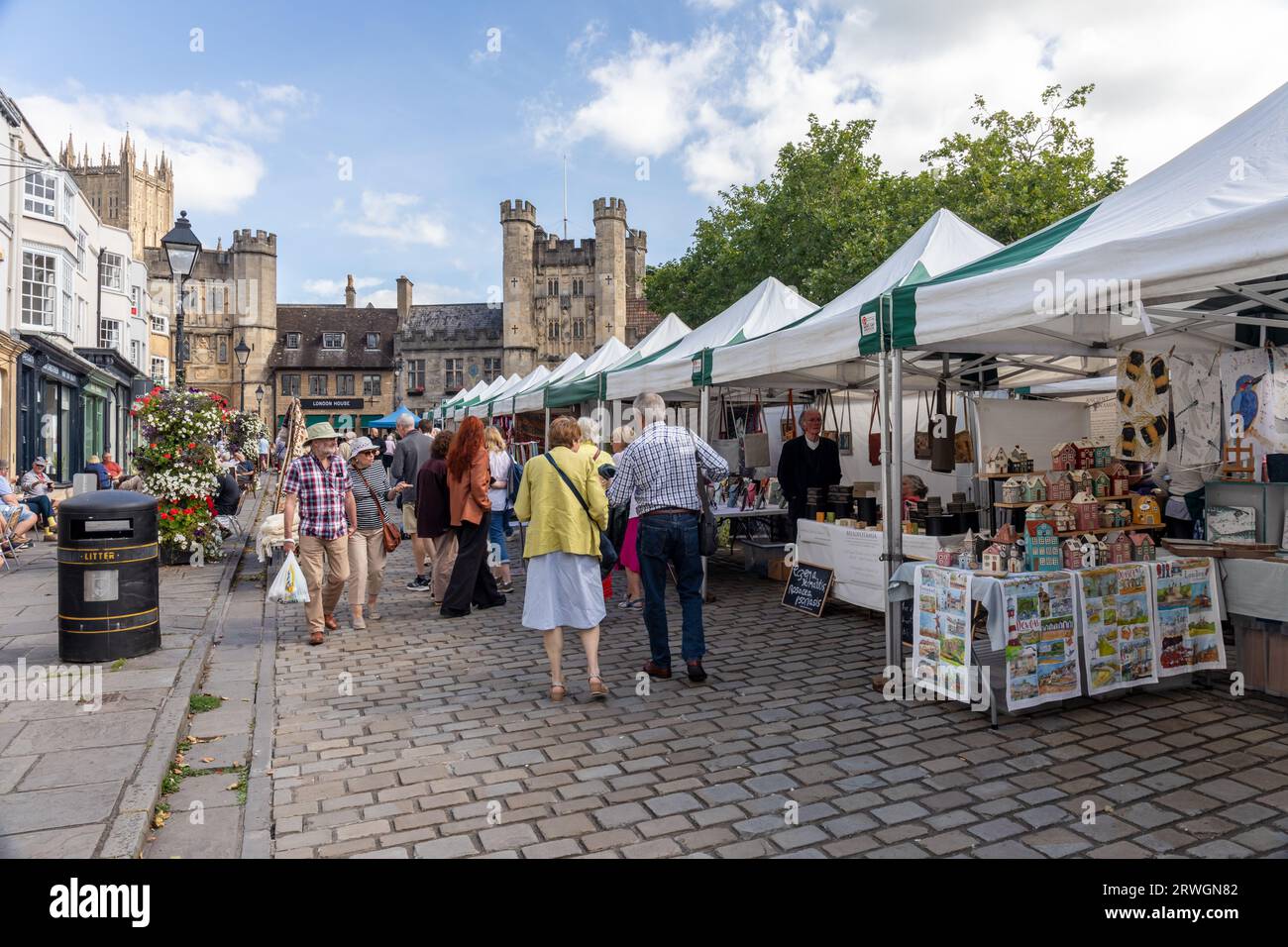 Wells england somerset market square hi-res stock photography and ...