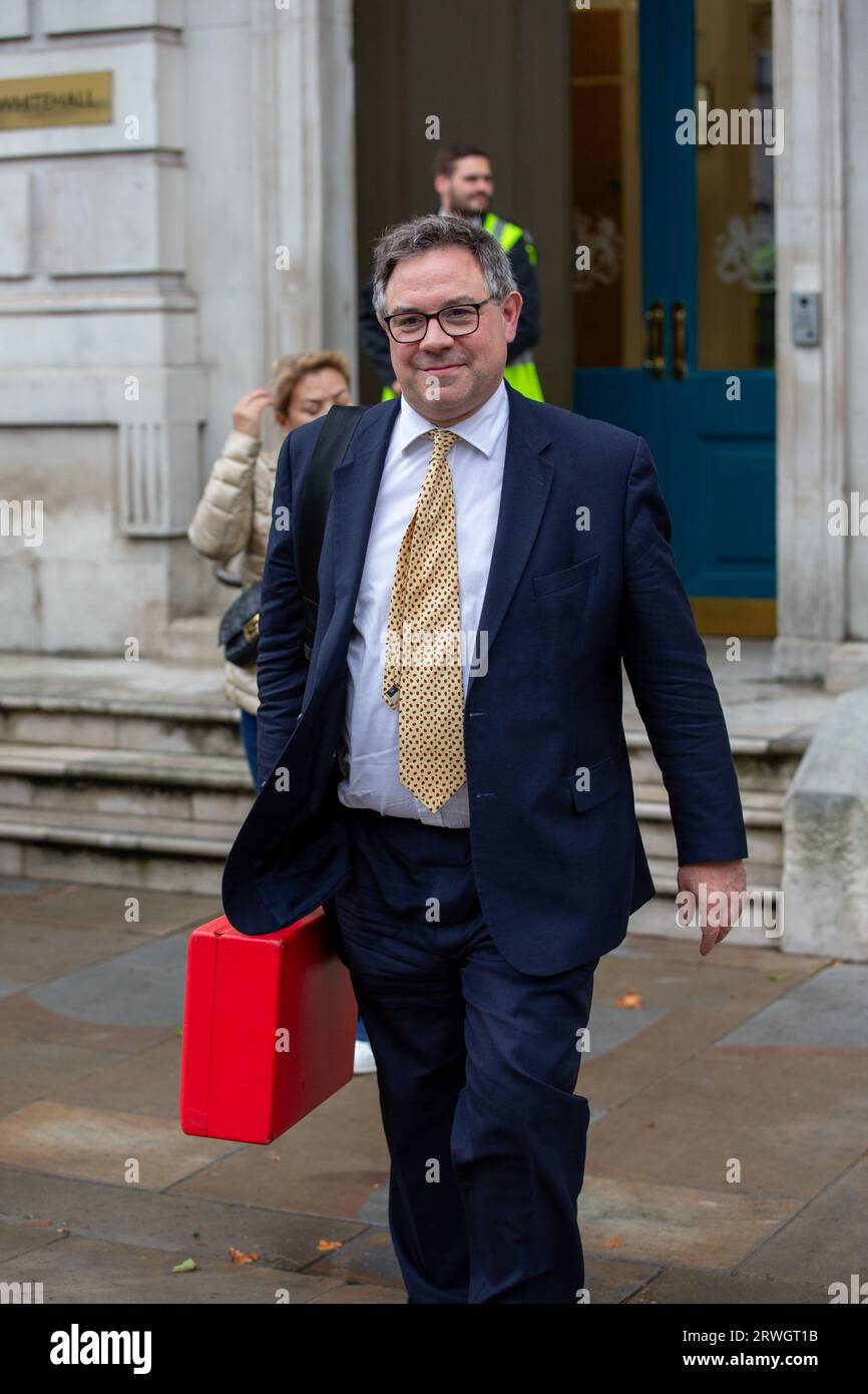 Jeremy quin cabinet office hi-res stock photography and images - Alamy