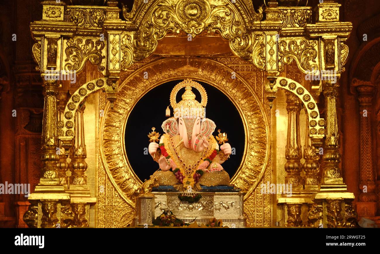 Dagdusheth ganpati pune hi-res stock photography and images - Alamy