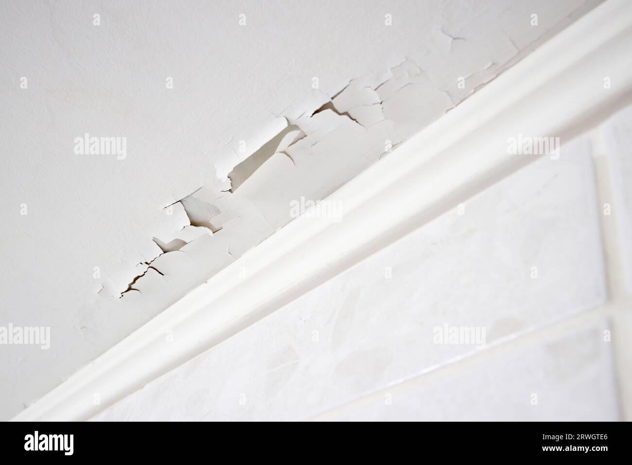 Paint defects on the wall hi-res stock photography and images - Alamy