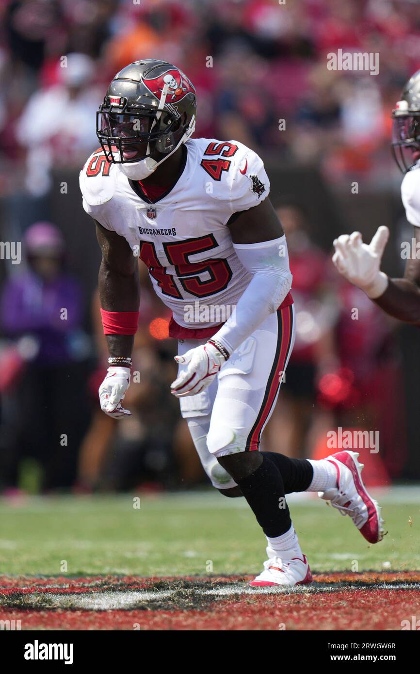 Tampa Bay Buccaneers linebacker Devin White (45) runs to the ball ...