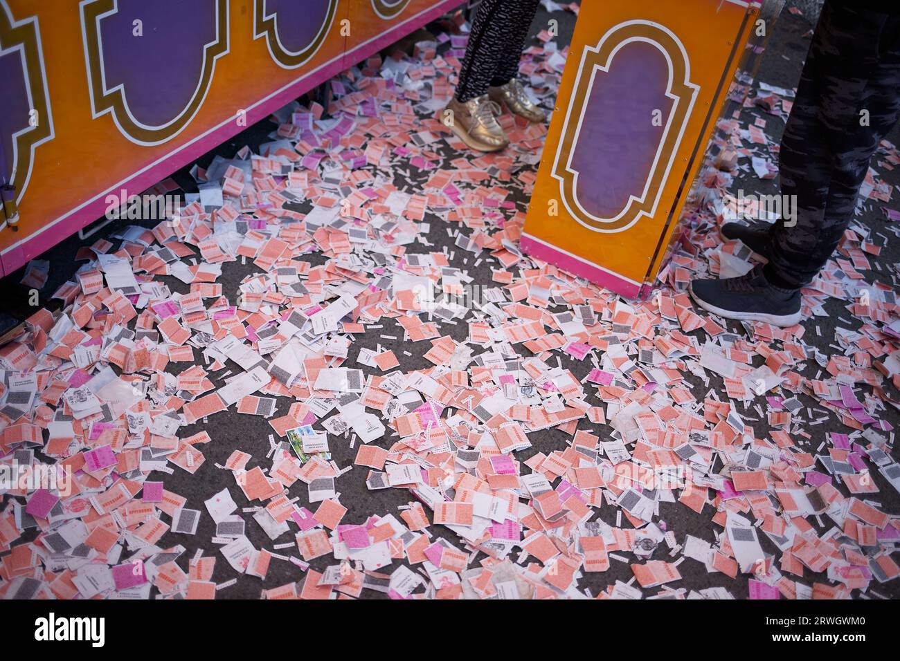 Fairground ticket booth hi-res stock photography and images - Alamy