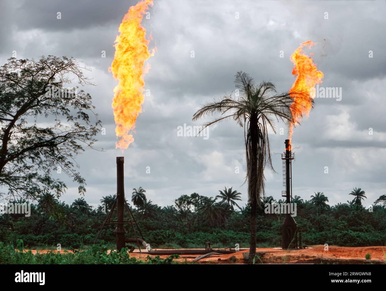 Nigeria: environmental pollution by burning off gas from the oil production in the Niger delta ...