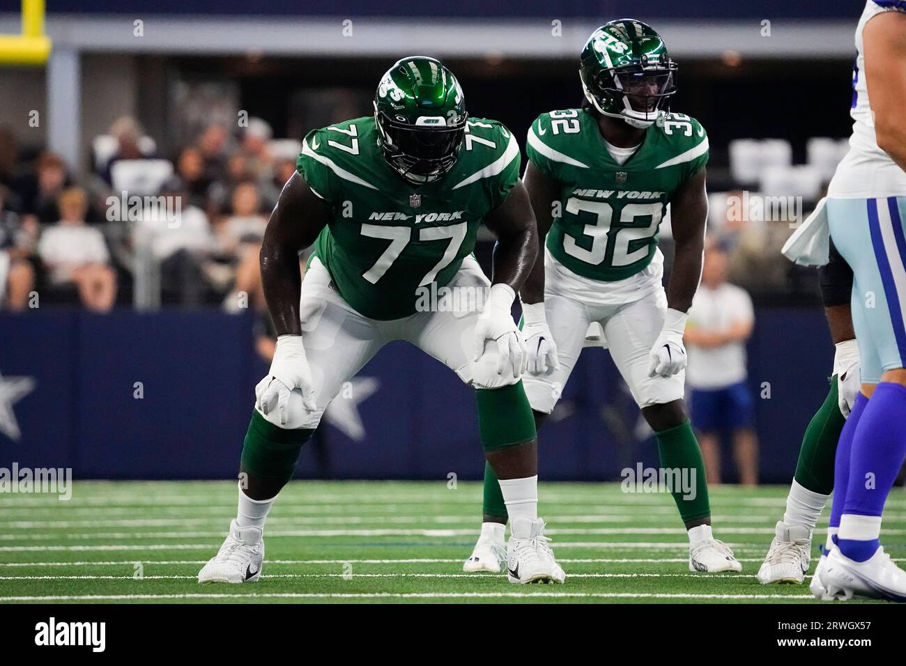 New York Jets offensive tackle Mekhi Becton (77) lines up during the first half of an NFL ...