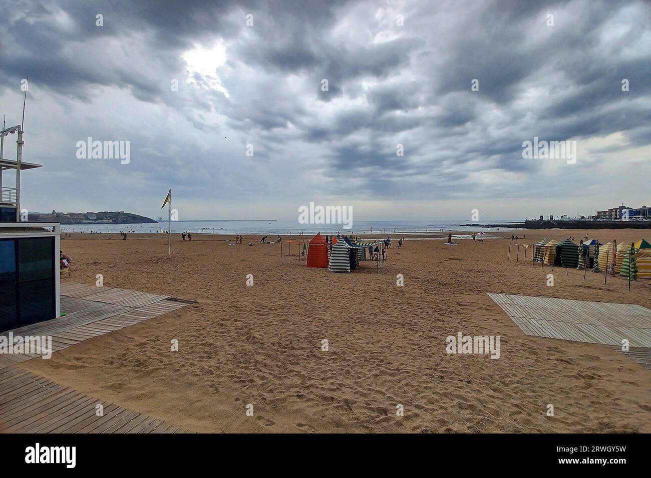 Gijon spain beach hi-res stock photography and images - Alamy