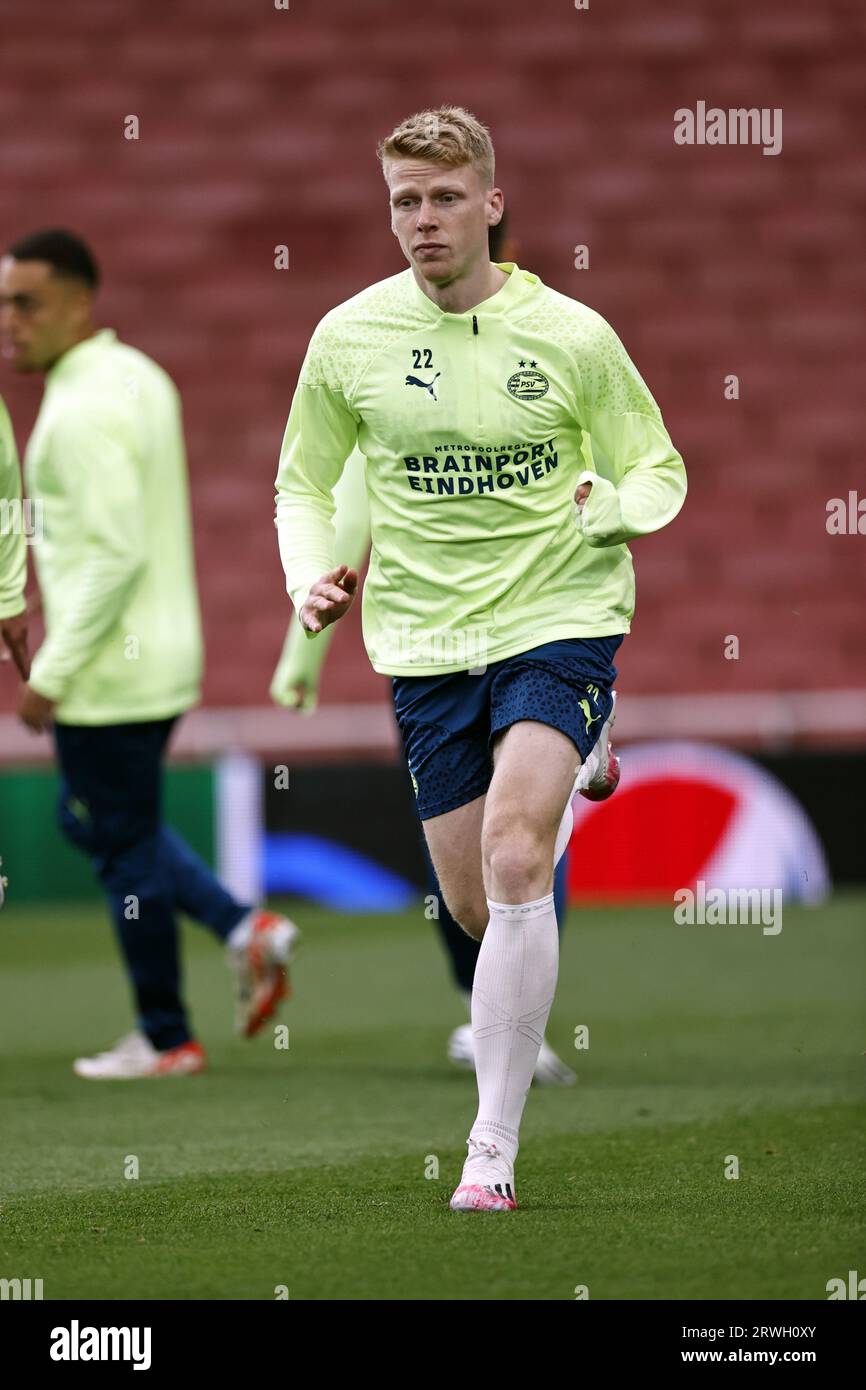 LONDON - Jerdy Schouten of PSV during training ahead of the UEFA ...