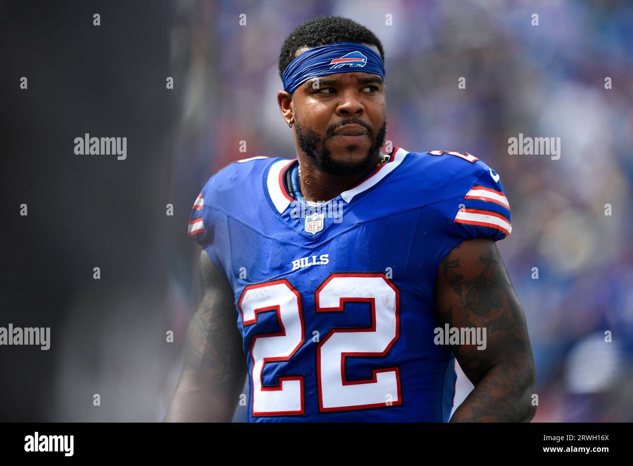 Buffalo Bills running back Damien Harris (22) warms up before an NFL ...