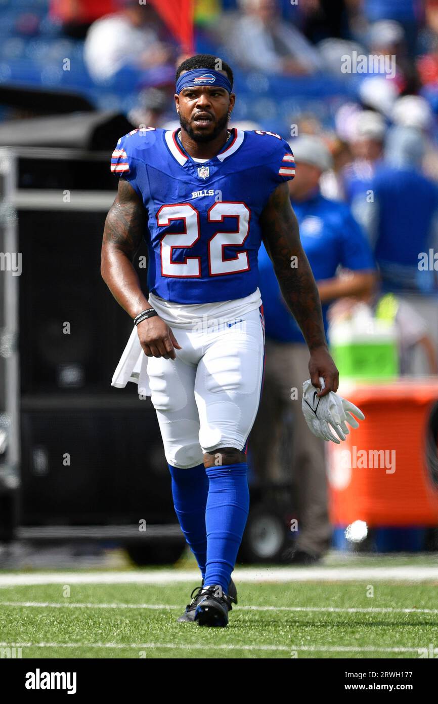 Buffalo Bills running back Damien Harris (22) warms up before an NFL ...
