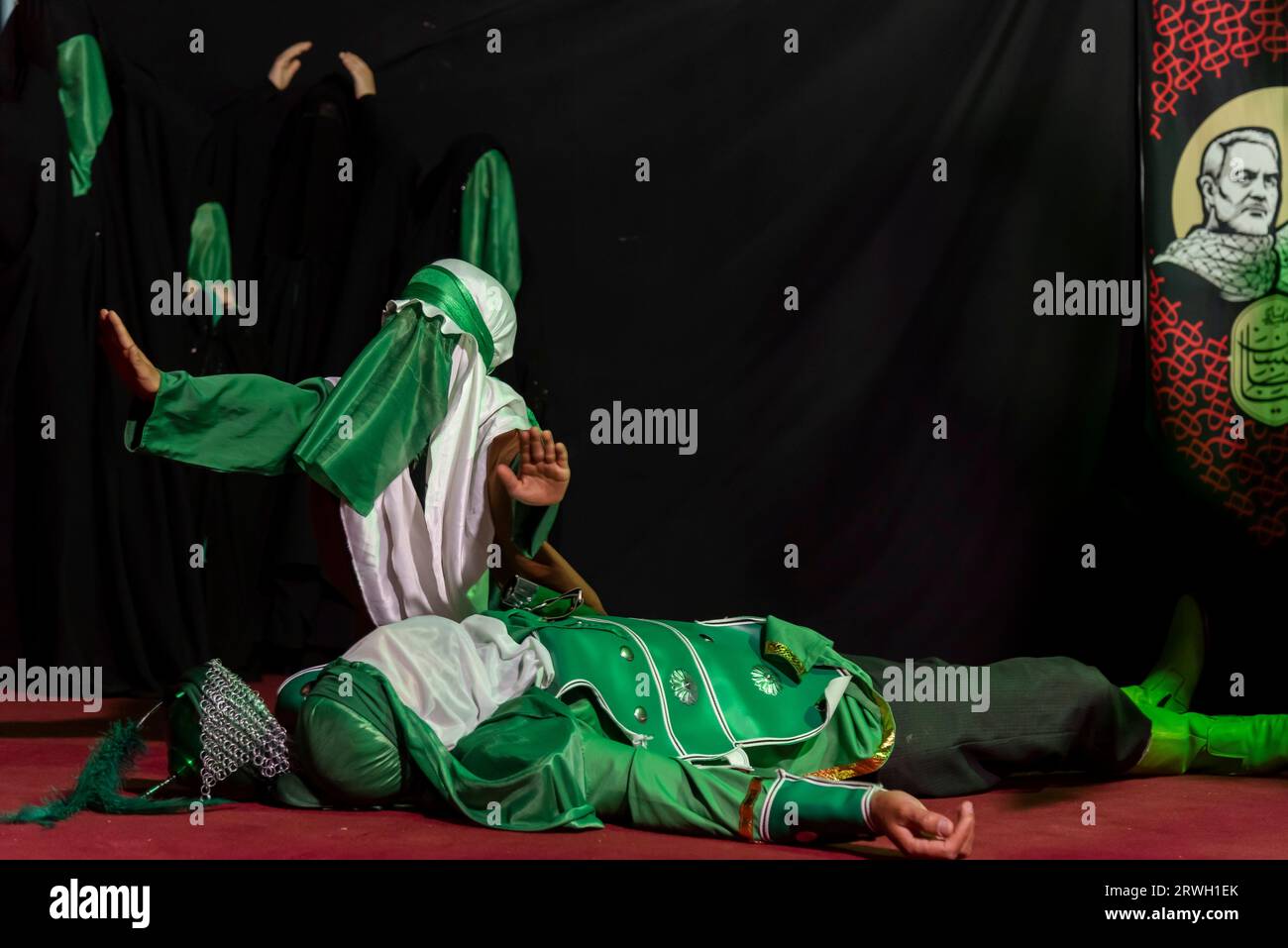 Shia Muslims re-enact the scenes from Battle of Karbala as Shia Muslim ...