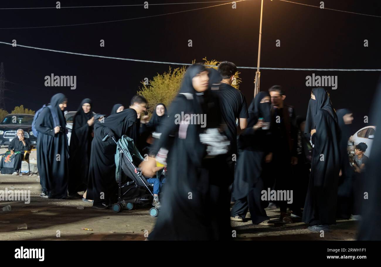 Shia Muslim pilgrims march from Najaf towards Shrine city of Karbala ...