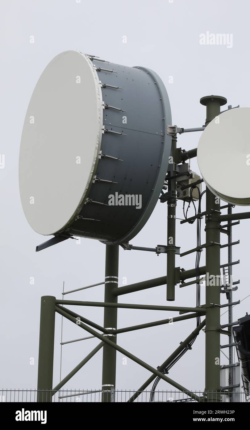 Large dish for the transmission of radio link signals for mobile ...