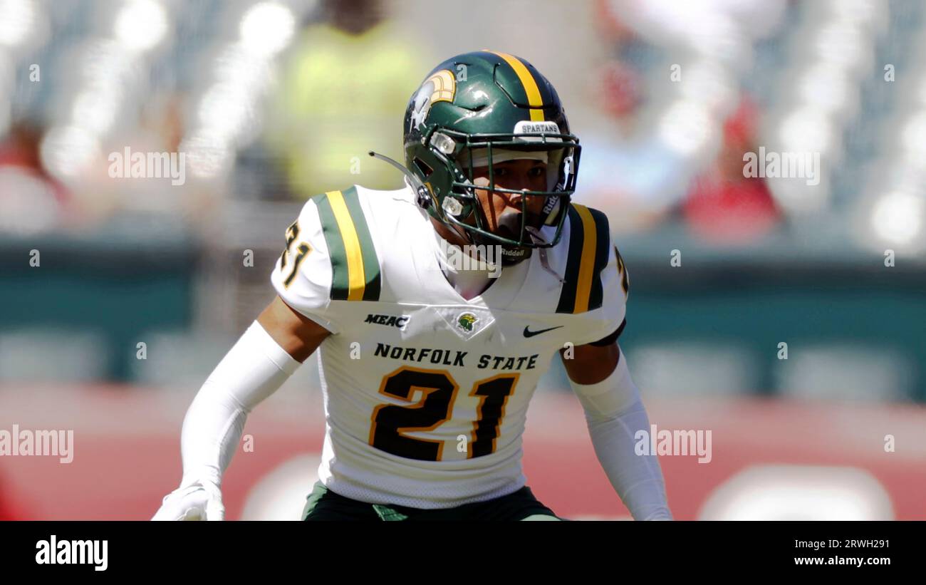 Norfolk State defensive back Devon Allen makes a play against Temple ...