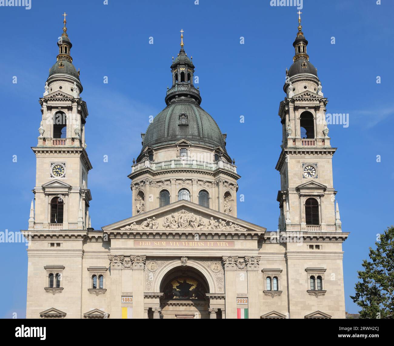 Basilica of St. Stephens in Budapest Hungary and the big Dome without ...