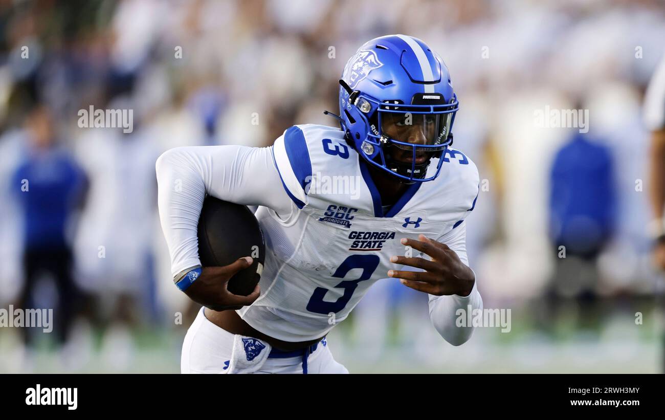 Georgia State quarterback Darren Grainger carries the football against ...