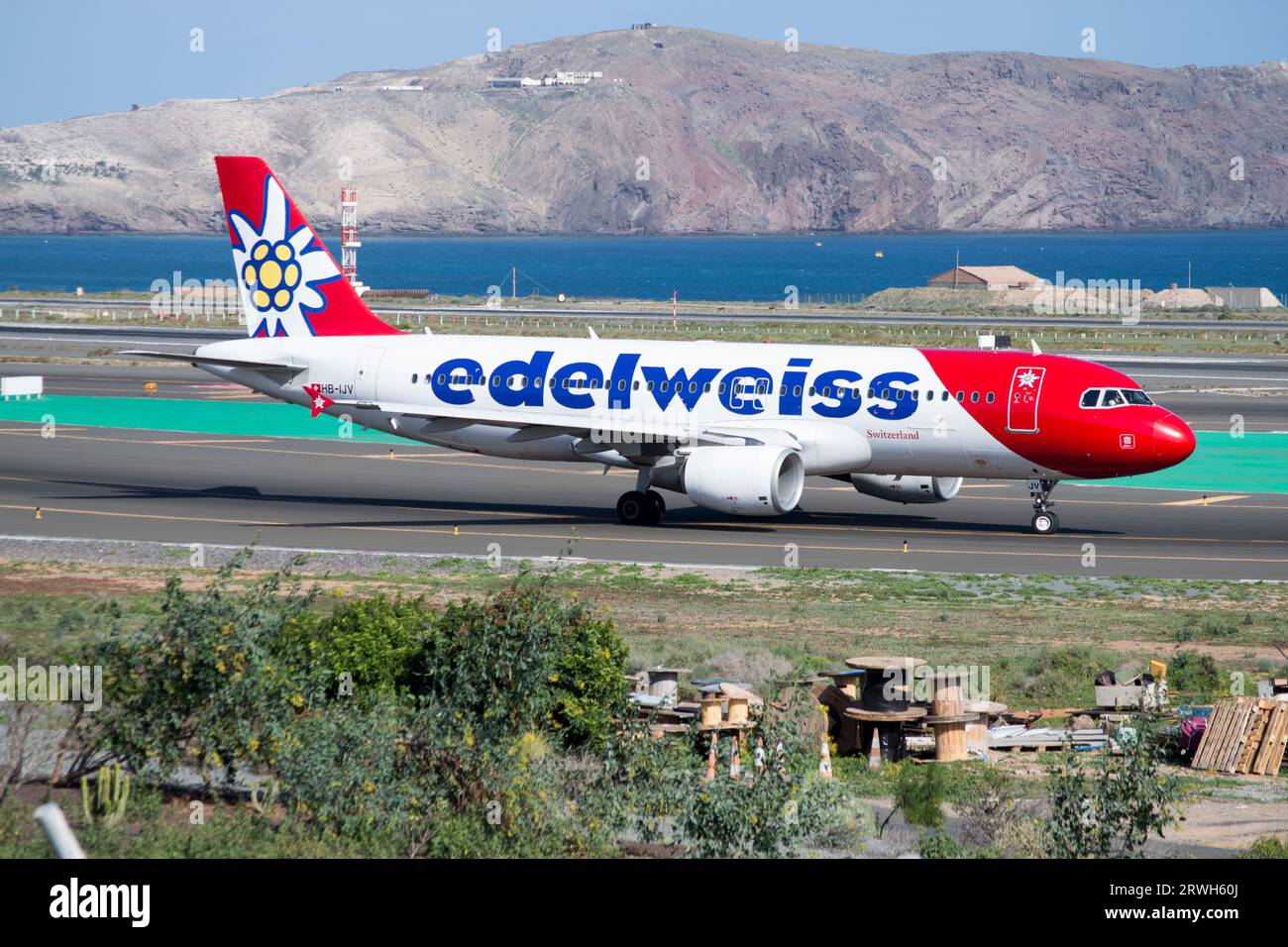 Avion de swiss air hi-res stock photography and images - Alamy