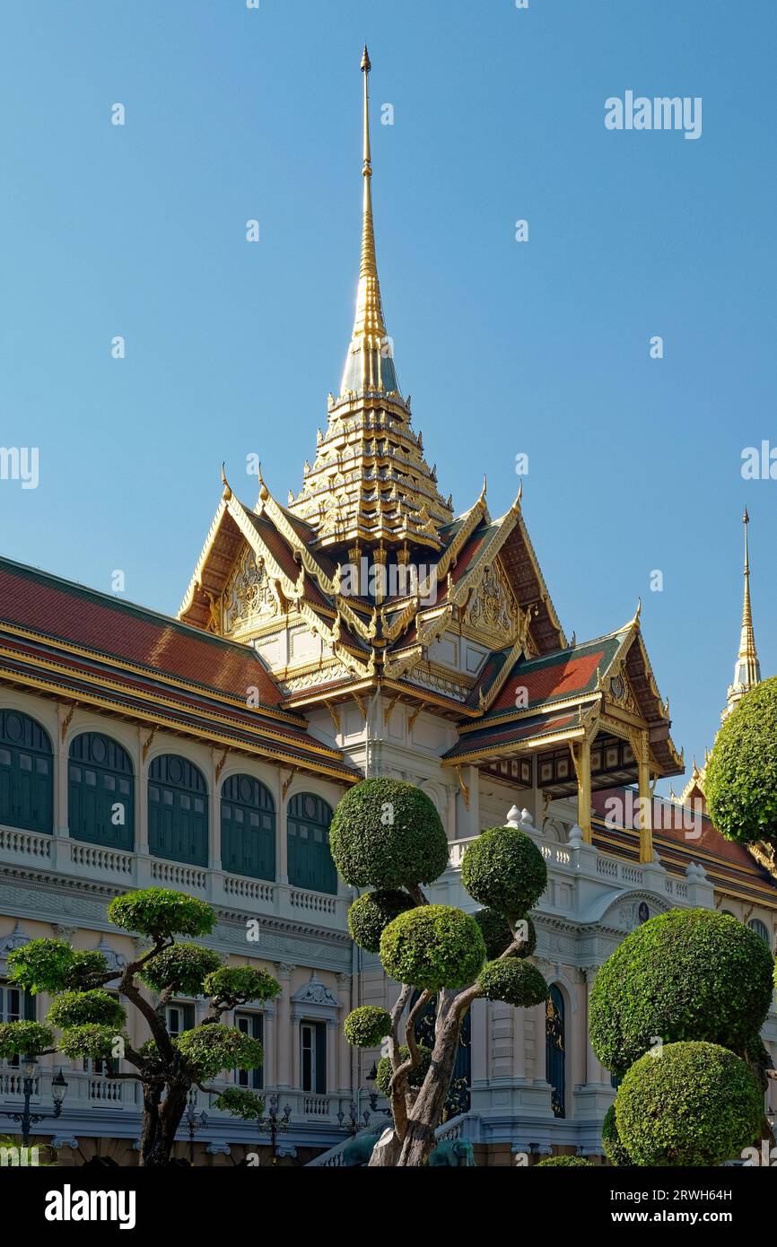 Sky edifice hi-res stock photography and images - Alamy