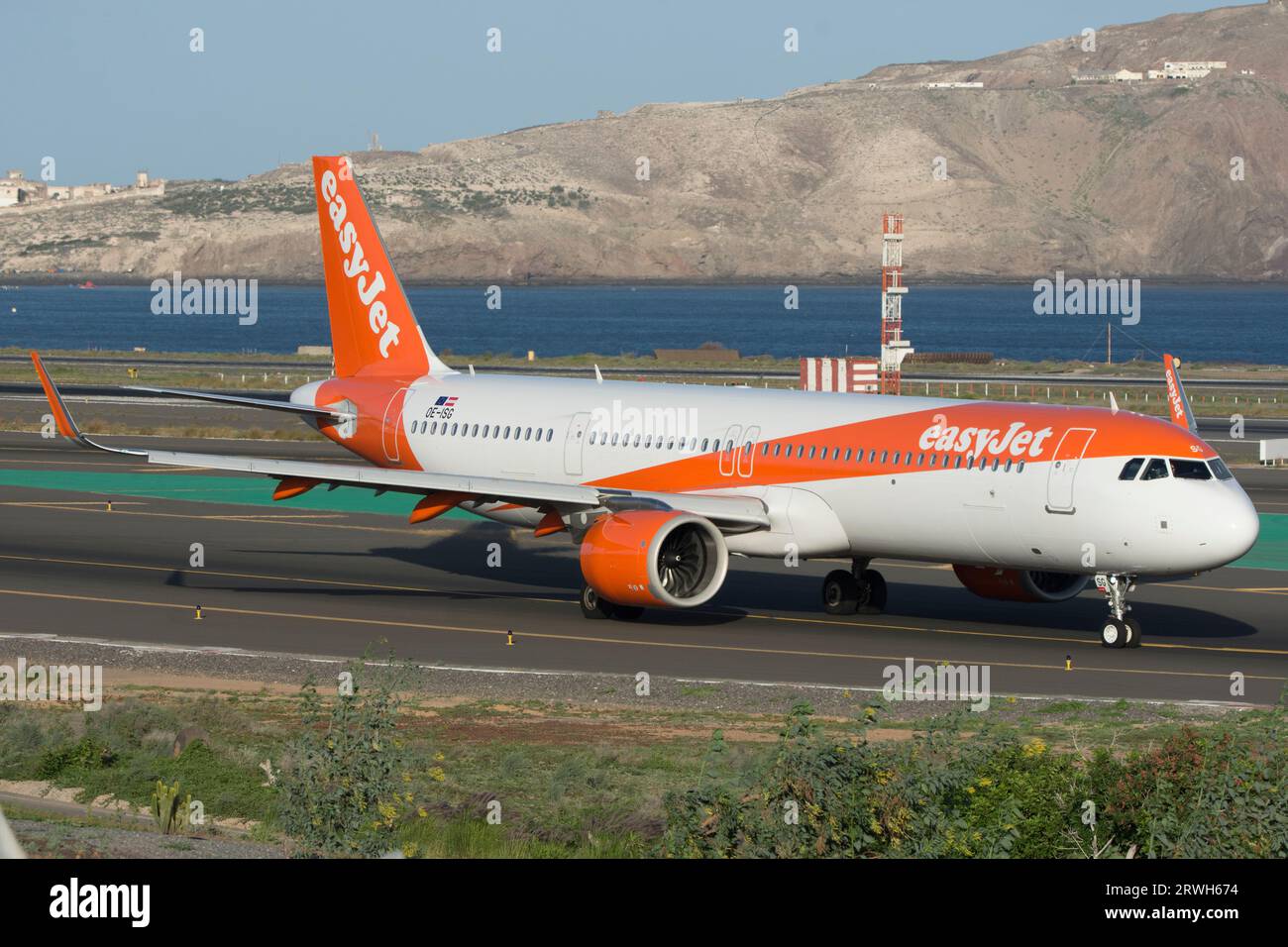 Airbus A321-251NX de Easy Jet en Gran Canaria Stock Photo - Alamy
