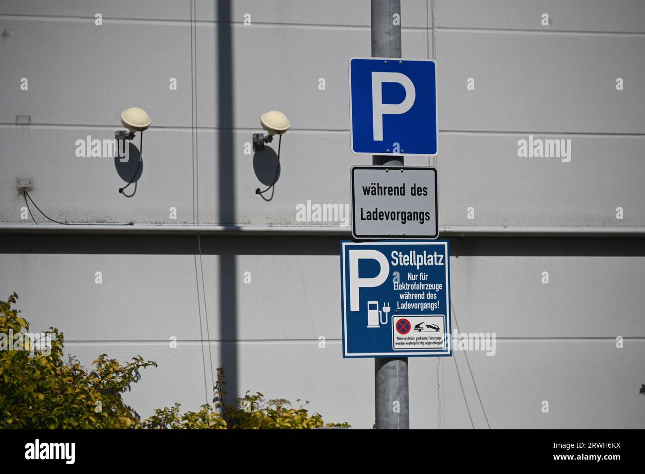 Cologne, Germany. 11th Sep, 2023. Charging station for electric cars ...