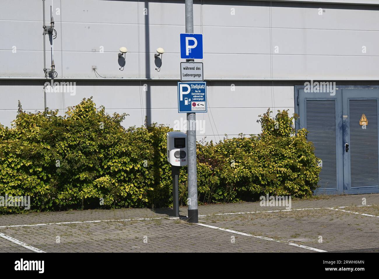 Cologne, Germany. 11th Sep, 2023. Charging station for electric cars ...