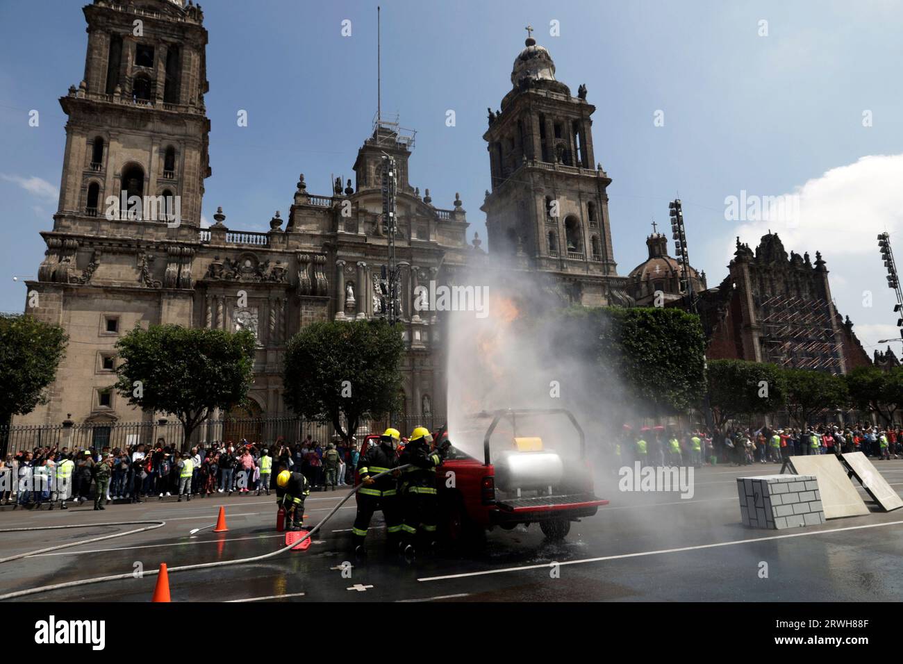 Mexico City, Mexico. 19th Sep, 2023. On National Civil Protection Day ...