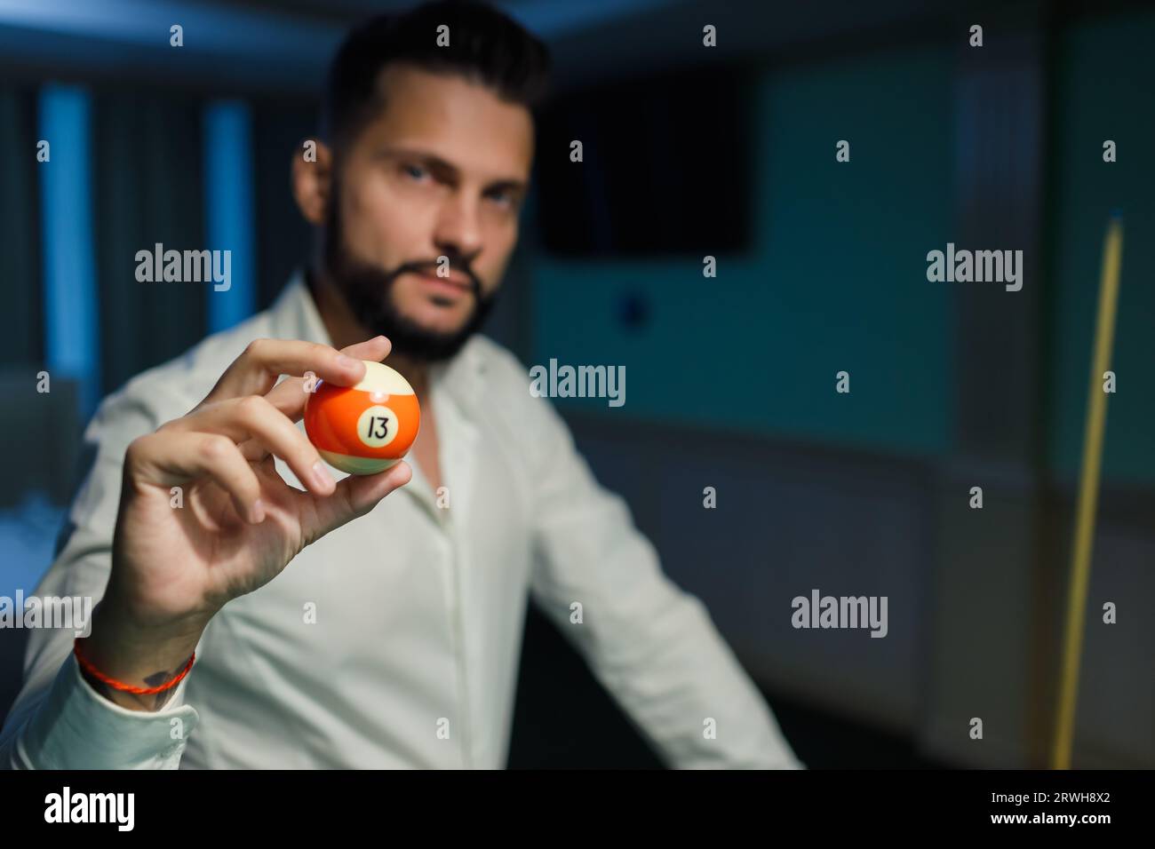 Professional snooker player hi-res stock photography and images - Alamy