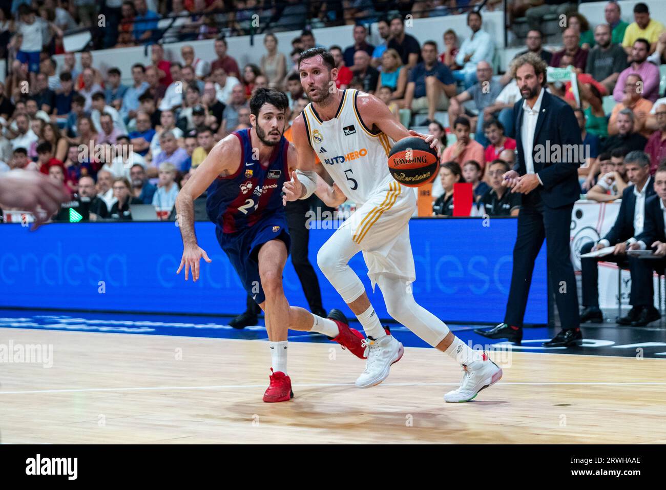 Alex abrines of barcelona hi-res stock photography and images - Alamy