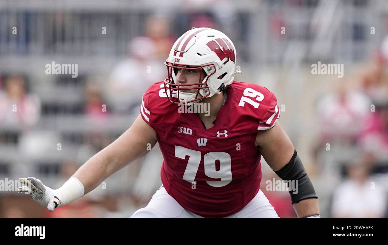 Wisconsin offensive lineman Jack Nelson (79) against Georgia Southern ...