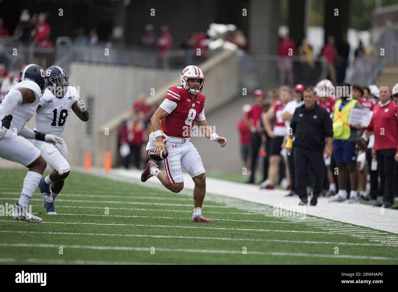 Wisconsin quarterback Tanner Mordecai (8) against Georgia Southern ...