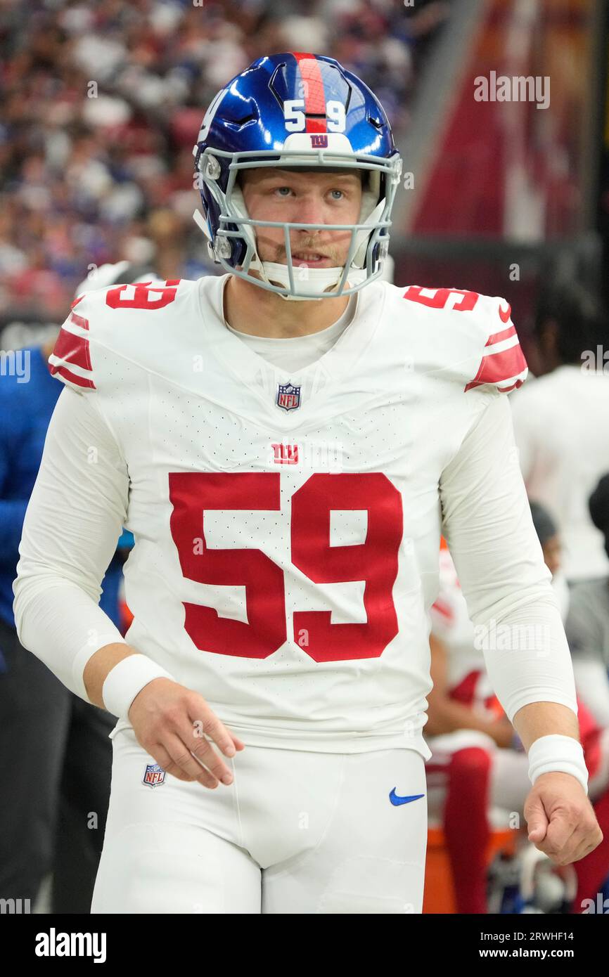New York Giants long snapper Casey Kreiter (59) lines up against the ...