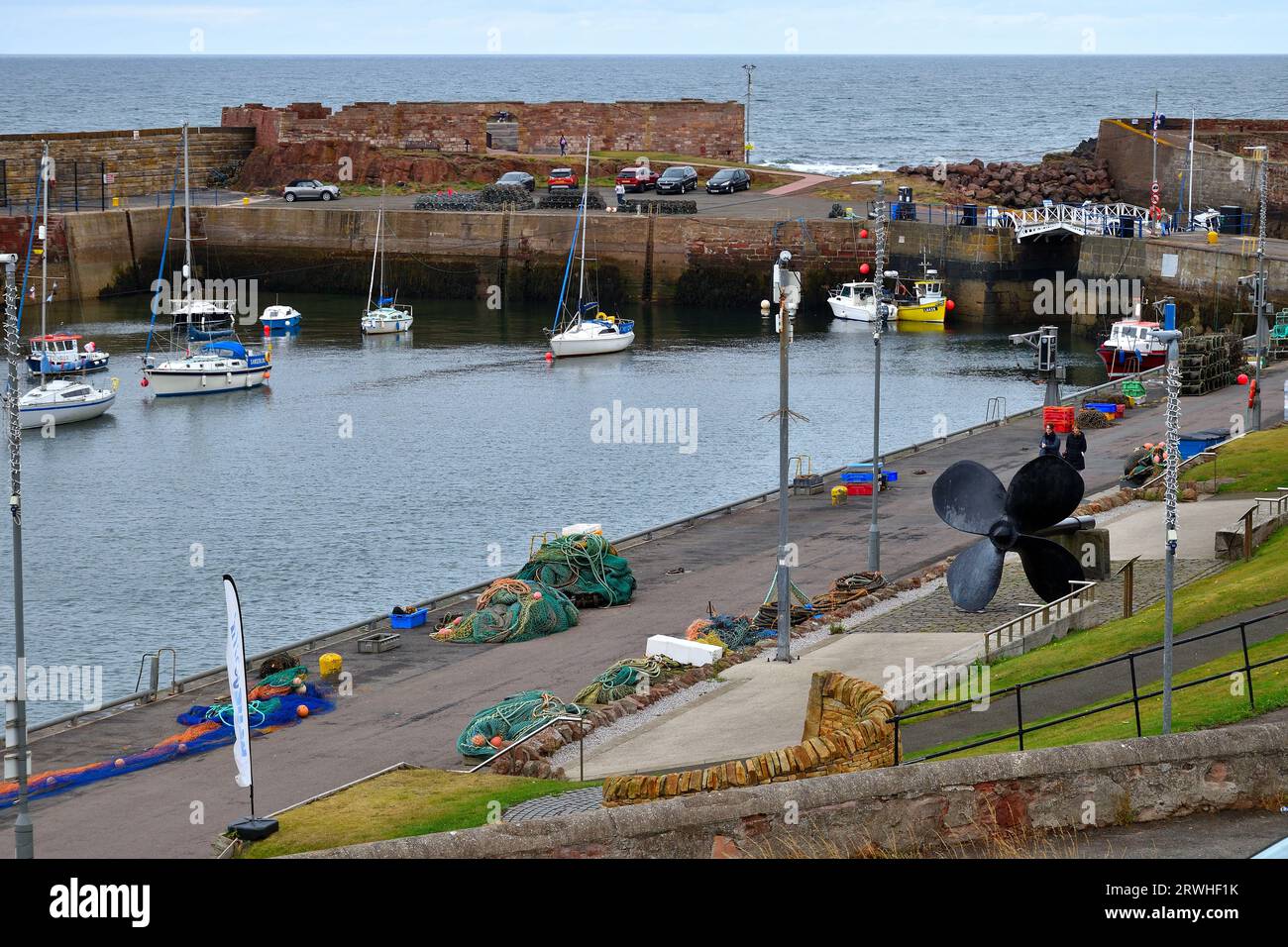 View dunbar castle harbour hi-res stock photography and images - Alamy