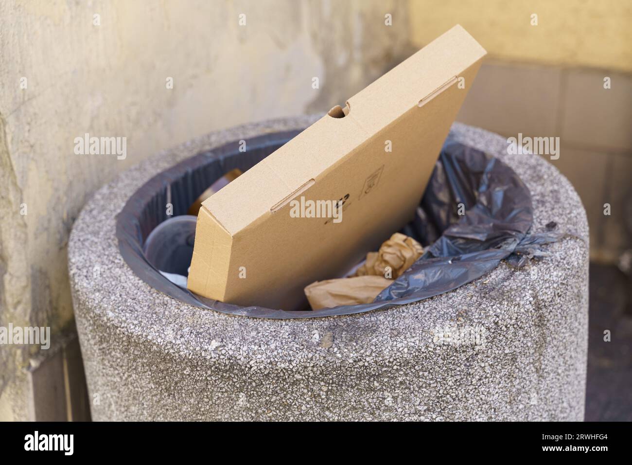 Full trash can hi-res stock photography and images - Alamy