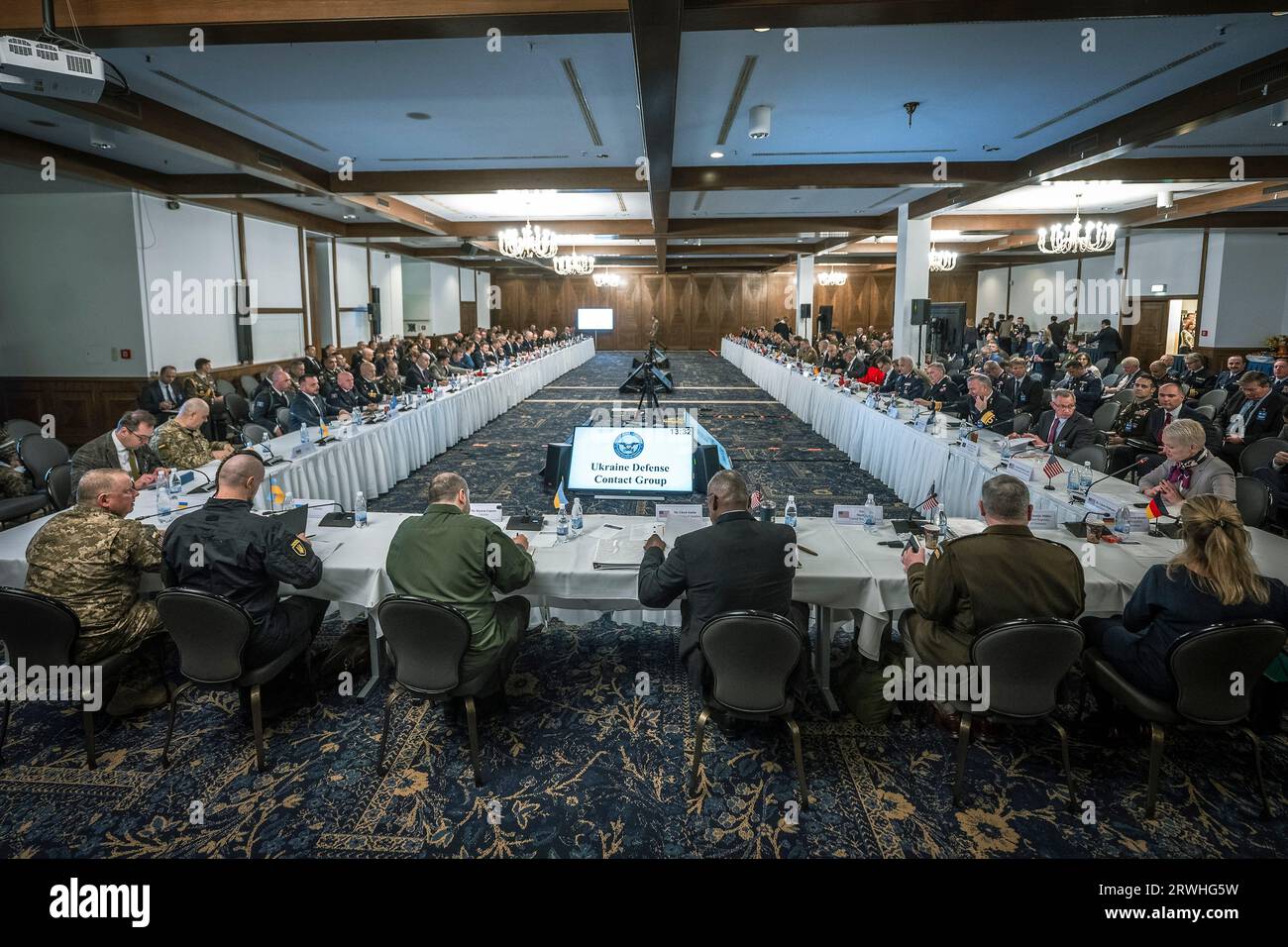 Army base scenes hi-res stock photography and images - Alamy