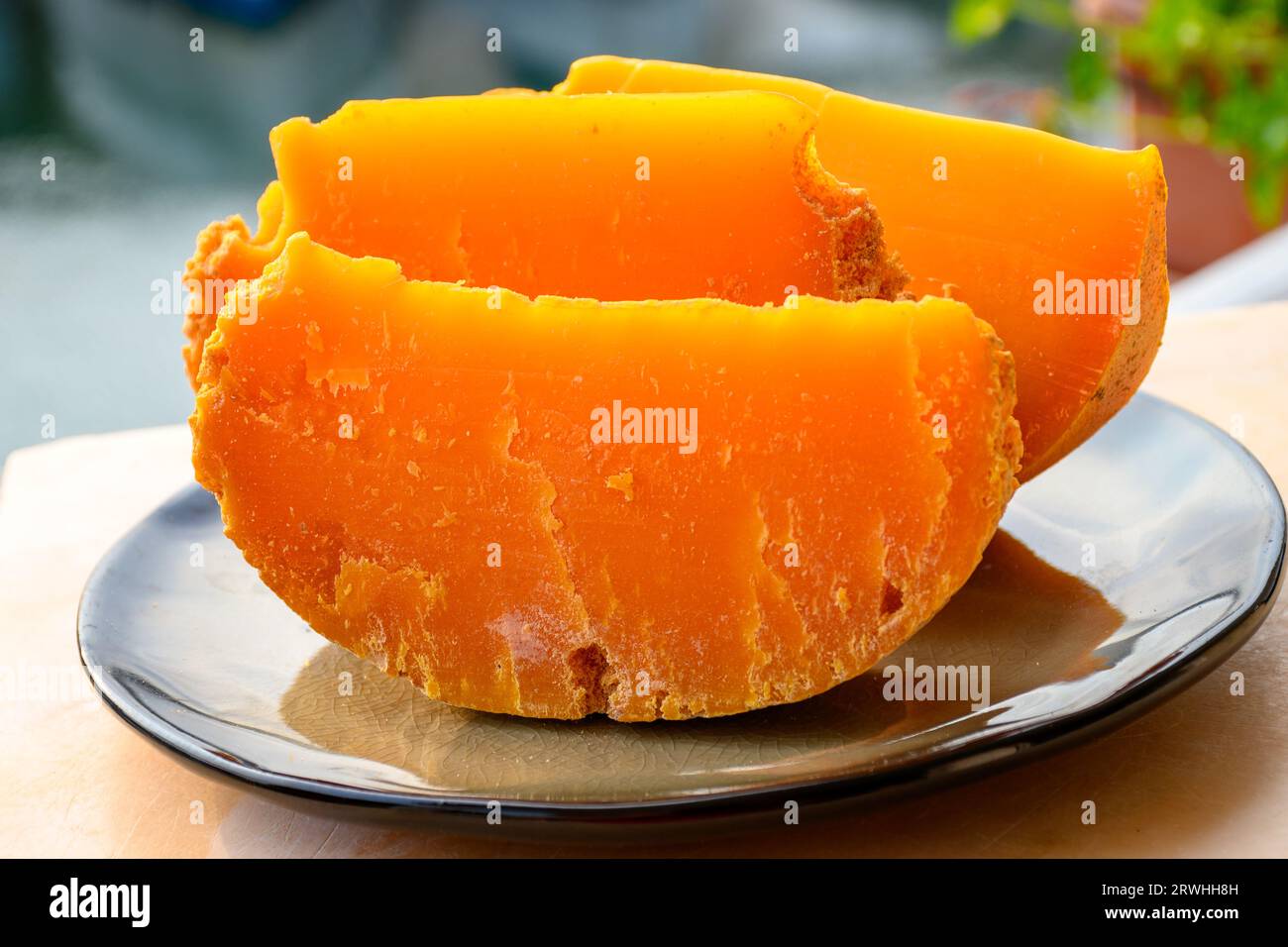 Vieux edam hi-res stock photography and images - Alamy