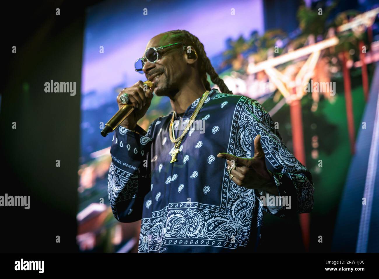 ROTTERDAM - American rapper Snoop Dogg during a performance in ...