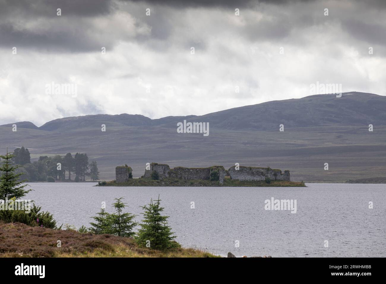 Lochindorb castle hi-res stock photography and images - Alamy