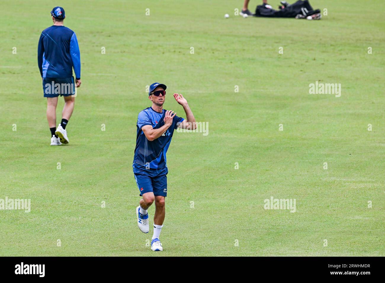 Dhaka, Bangladesh. 19th Sep, 2023. New Zealand's cricketer Trent Boult ...