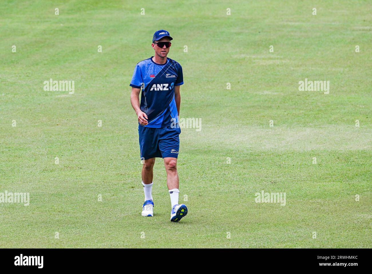 Dhaka, Bangladesh. 19th Sep, 2023. New Zealand's cricketer Trent Boult ...